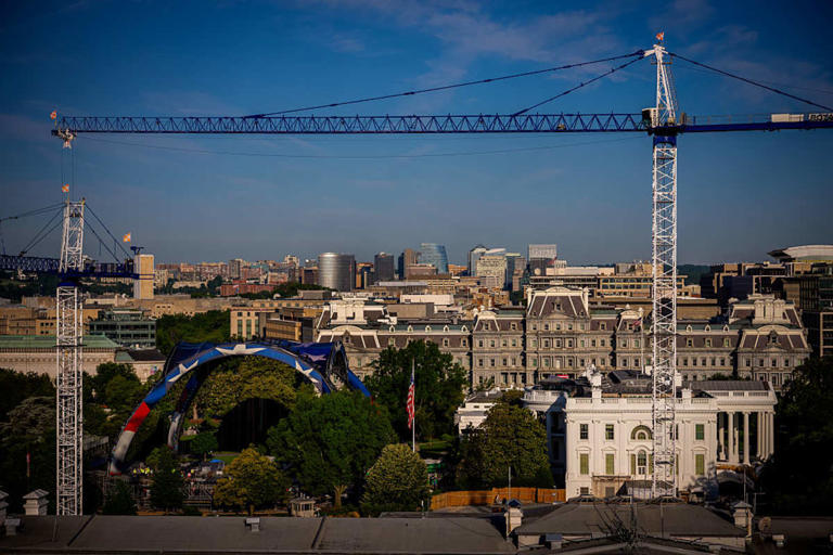 Trump raises eyebrows with surprise plan for White House UFC arena ...