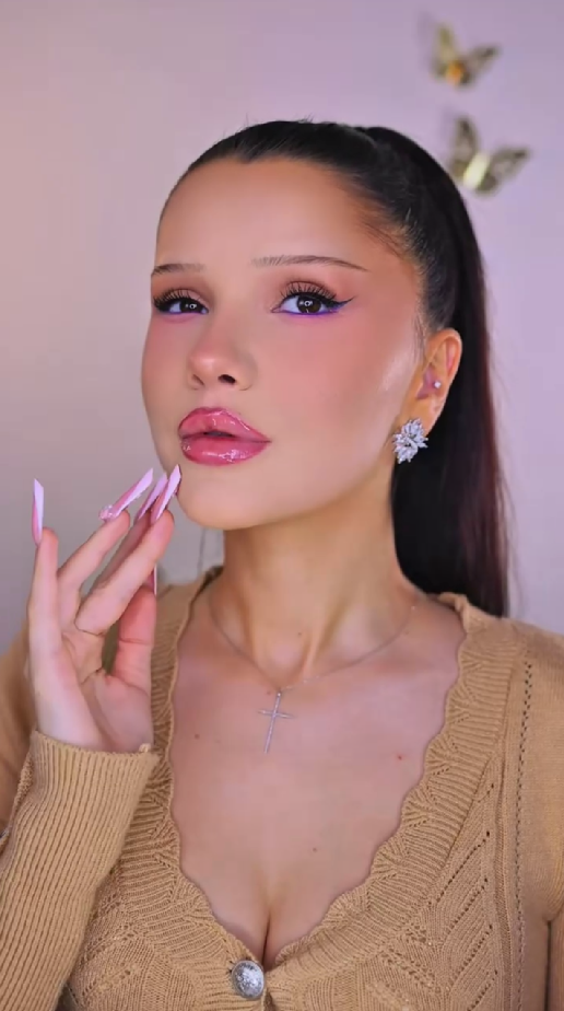Makeup tutorial using mousse foundation for natural glow