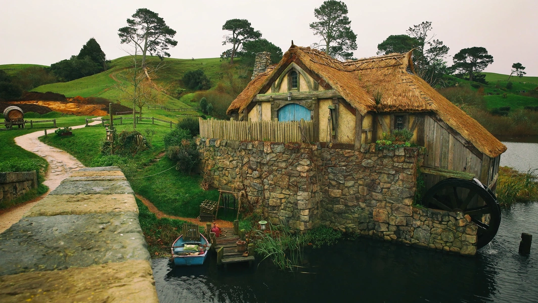 18 iconic movie locations and behind-the-scenes secrets