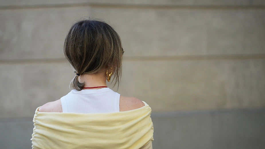 How clothing and color influence mood and stress