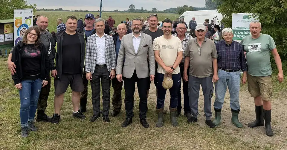 Piknik wędkarski Koła Sandacz z okazji Dnia Dziecka w Warcie