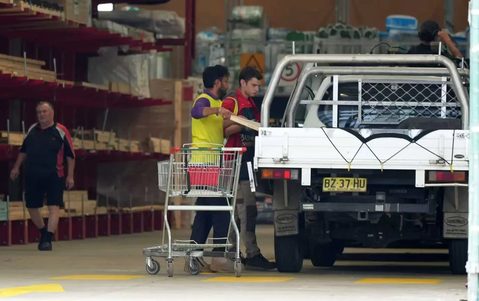 Bunnings to absorb Blackwoods and Workwear in July merger