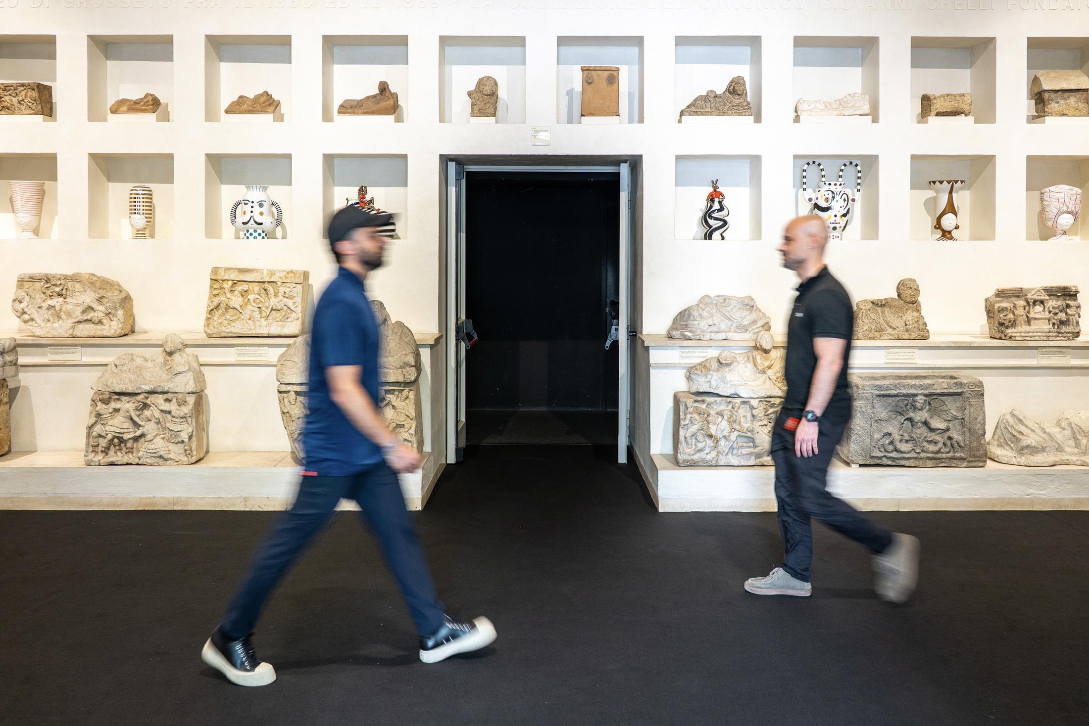 ‘Design funzione arte’ atto terzo. Gli Etruschi e Bosa Ceramiche