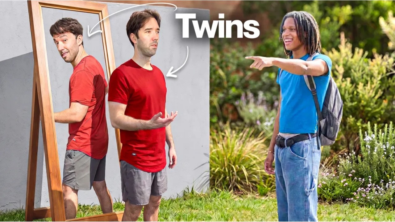 Mirror reflection glitch in public!