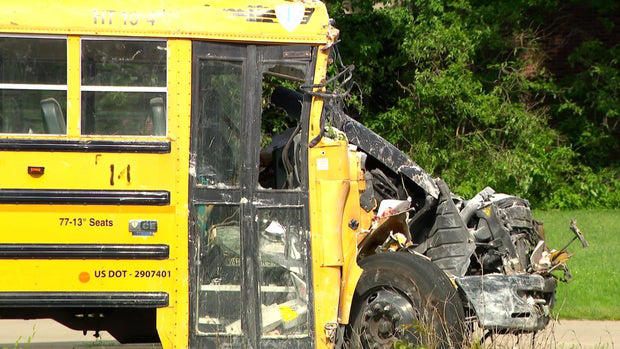 3 kids, 1 adult hurt when school bus slams into Hamline University ...