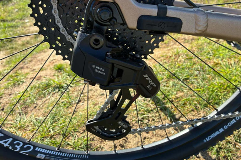 Kalkhoff Endeavour L Touring im Test: Das Trekking-E-Bike mit Auto ...