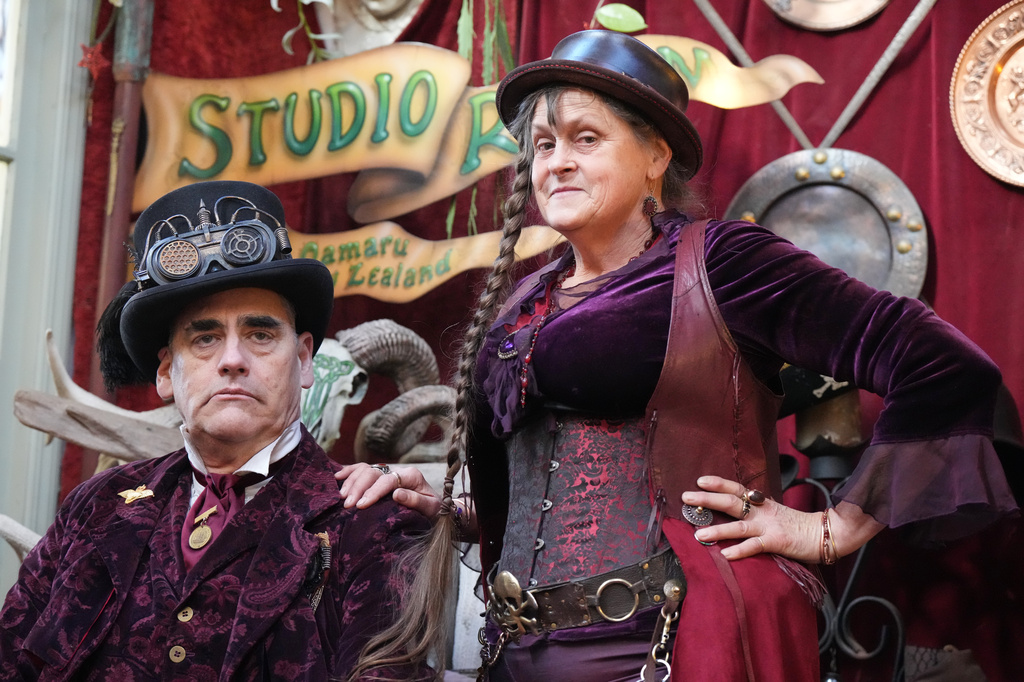 Photos show airship captains and Victorian inventors flocking to a New ...