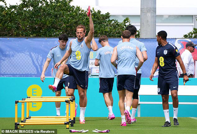 Inside the England camp: Fascinating sub-plot in camp and the Three ...