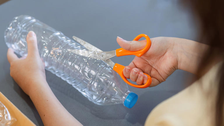 Don't throw away plastic bottles: Use them for the prettiest DIY baskets
