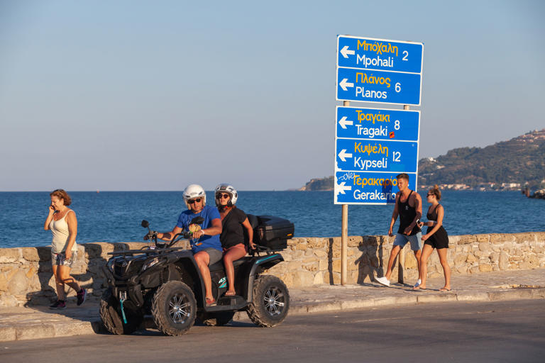 Drivers warned of major road rule change at travel hotspot as Aussies ...
