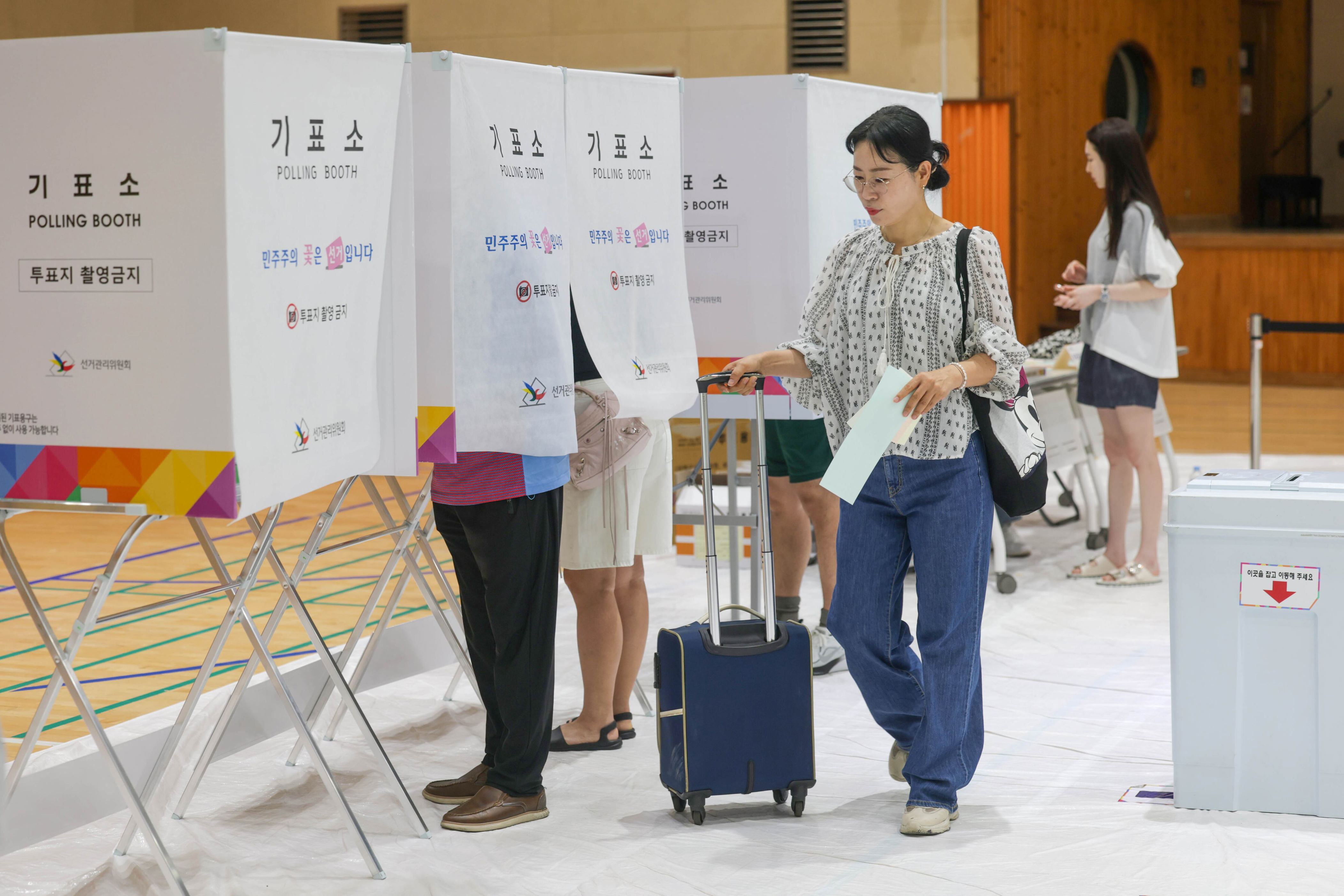 Election disturbances spark 213 police reports by noon