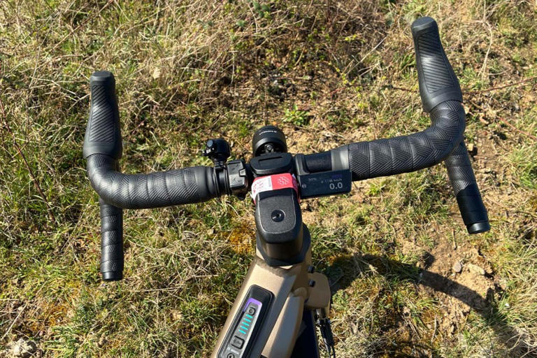 Kalkhoff Endeavour L Touring im Test: Das Trekking-E-Bike mit Auto ...