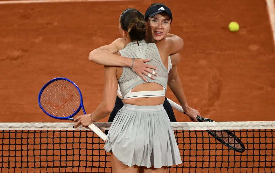 Kostyuk reaches historic French Open semi amid wartime grief