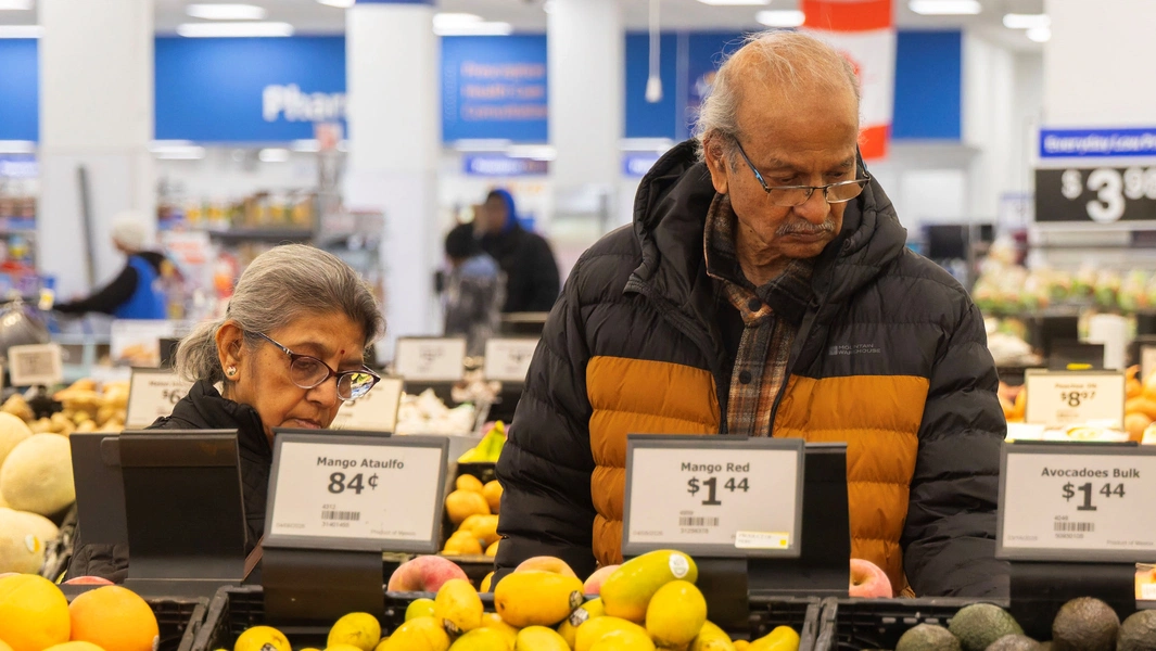 Why many baby boomers postpone retirement
