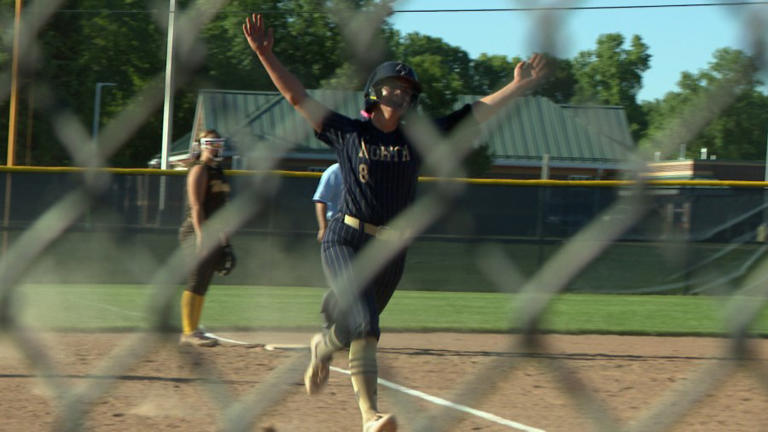 Appleton North softball walks it off vs. Waupun
