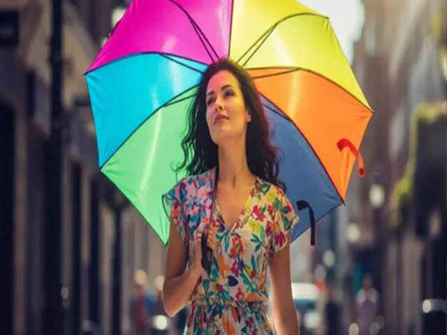 Choosing the right umbrella colors for summer protection