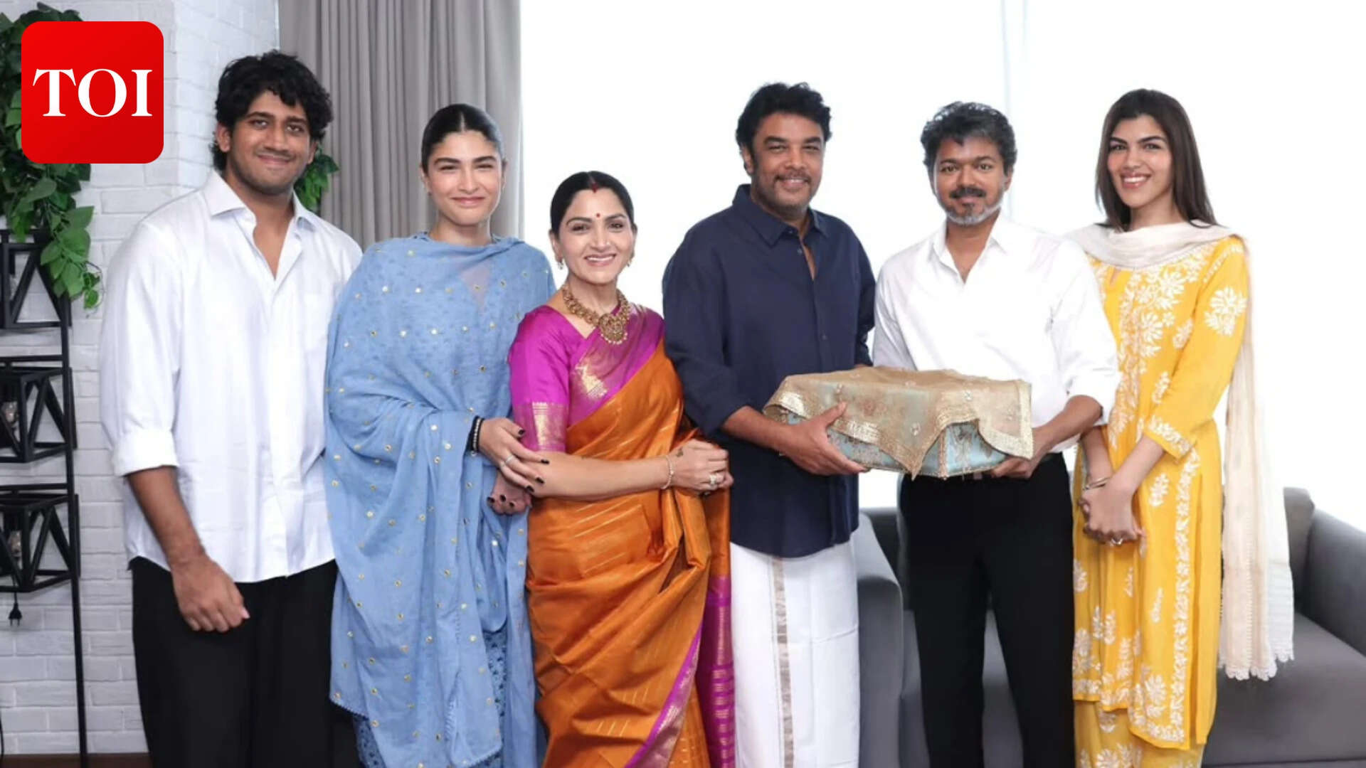 Kushboo Sundar and family meet CM Vijay to invite him for daughter ...
