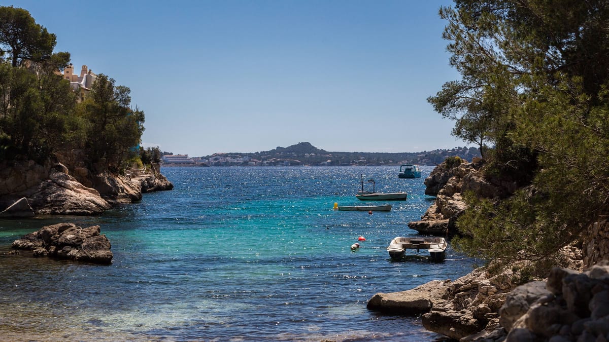 Mallorca: Deutscher Rentner lag Wochen tot in Wohnung