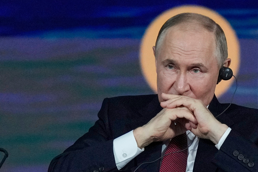 Drönare vid "Putins Davos" – attack mot oljeterminal