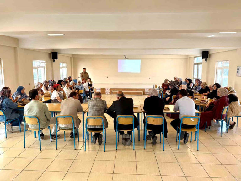 Hisarcık’ta kitap söyleşisi programı düzenlendi