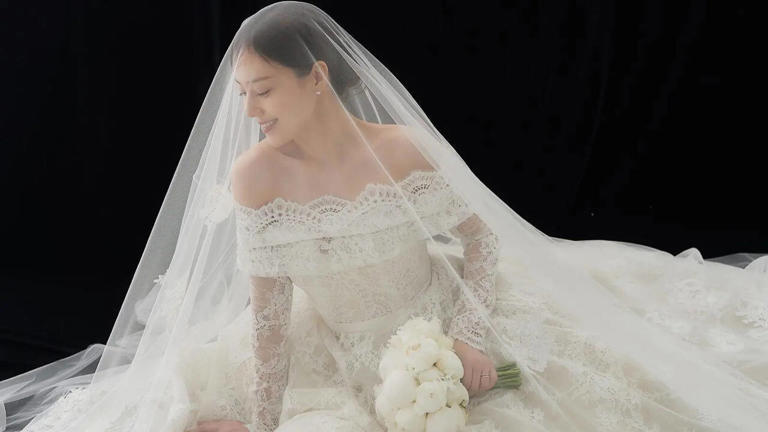 Moon Chae-Won, known for her role in Flower of Evil, appears ...