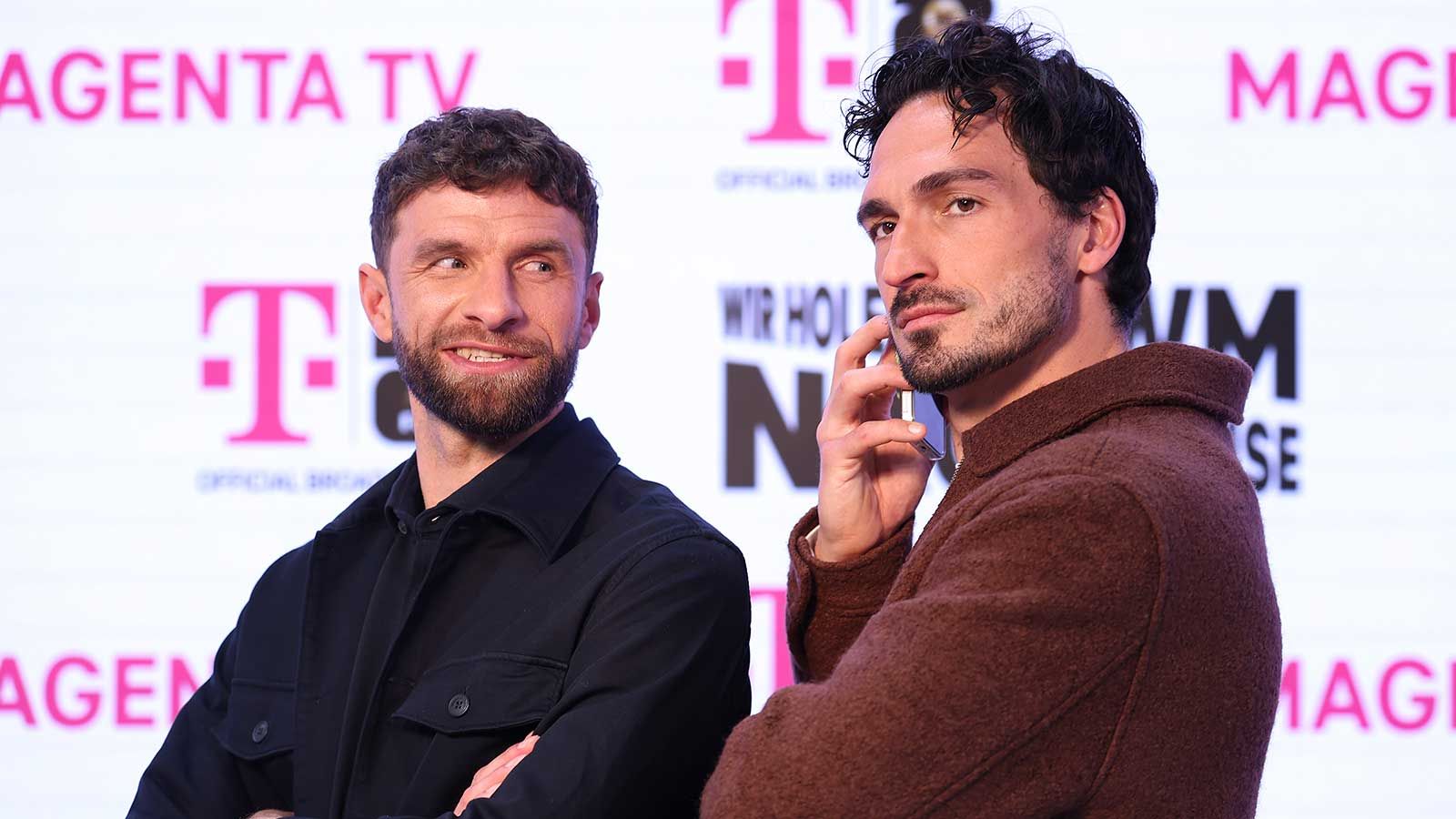 Gemeinsam mit einem ehemaligen Star des FC Bayern: Thomas Müller und ...