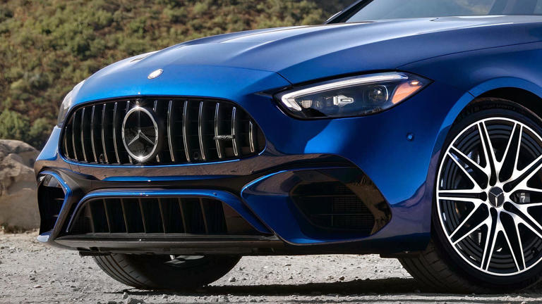 Mercedes-AMG built the first 4-cylinder powertrain to breach 500 lb-ft ...