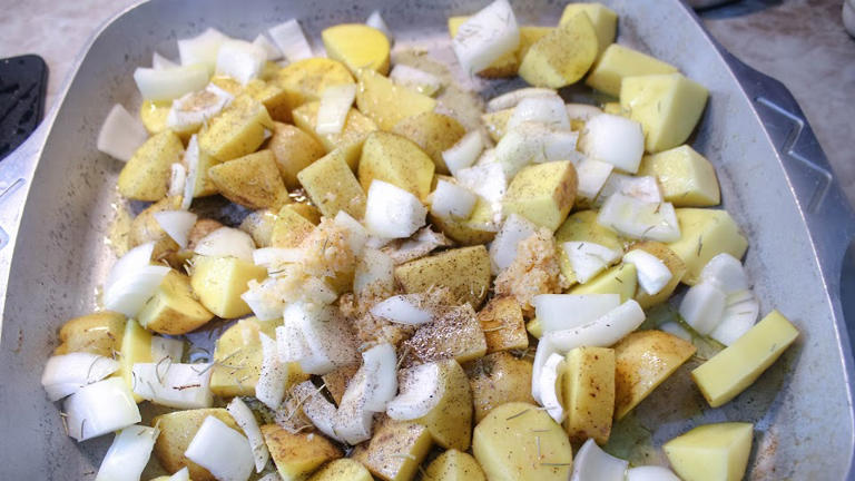 This is an incredible one-pan chicken dinner - Pan-roasted chicken and ...