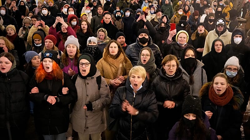 Rússia: FAS retrata situação das mulheres que vivem sob o lema "Parir ...