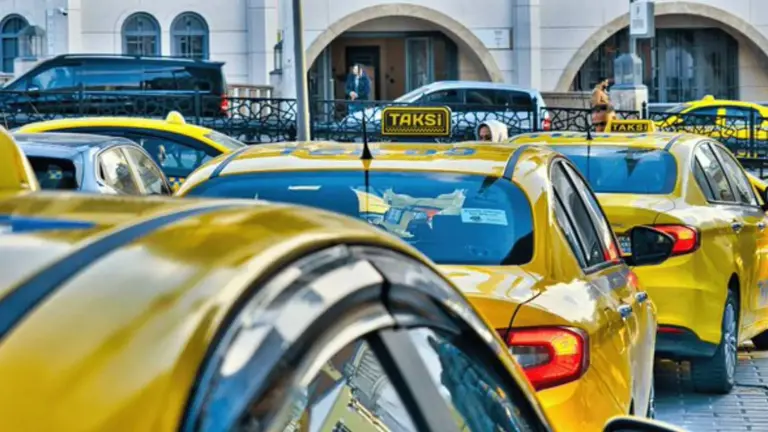İstanbul'daki taksilerde Singapur modeline geçiliyor: Yolcular yoldan ...
