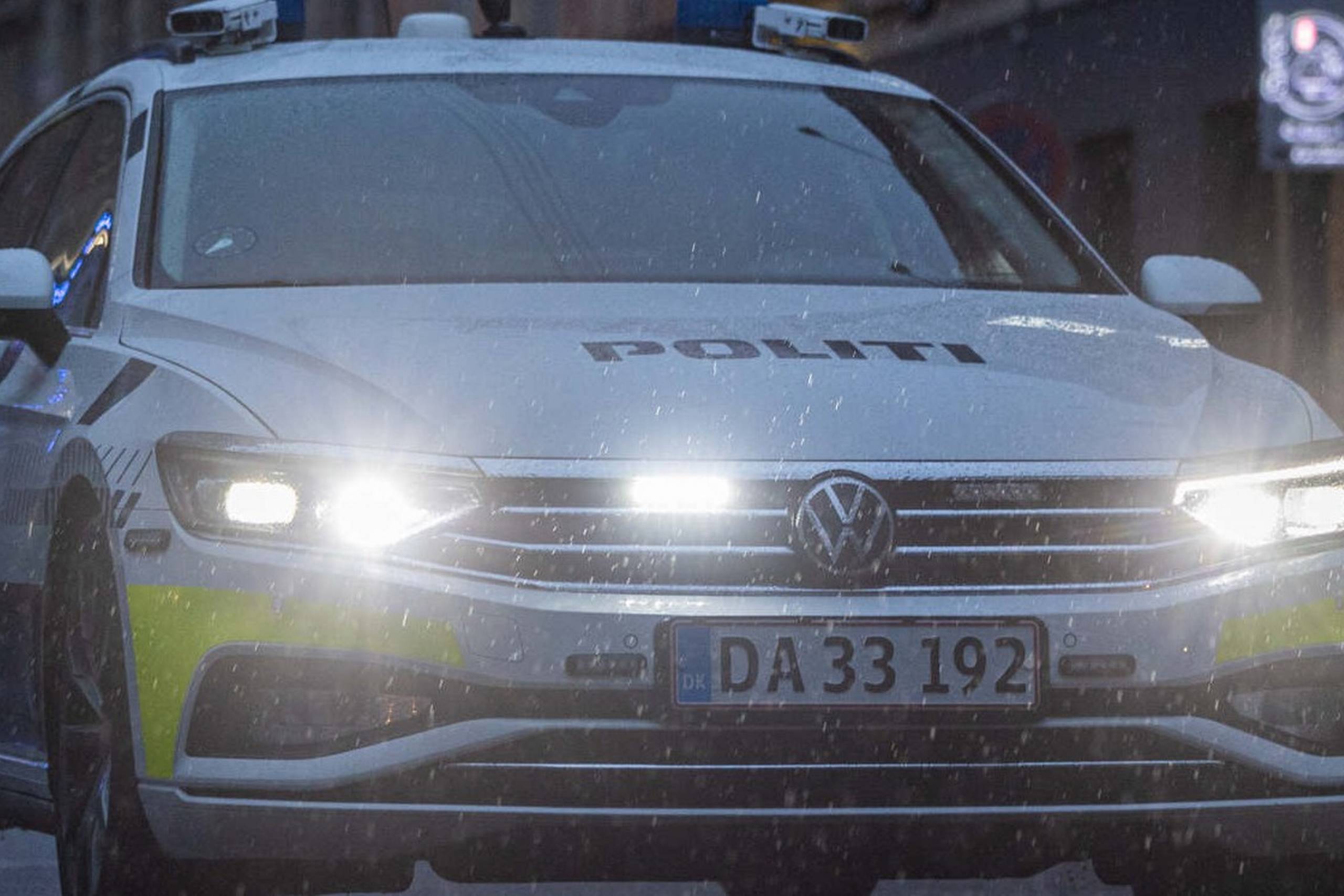 Politiet jagtede motorcykel efter skyderi mod bil