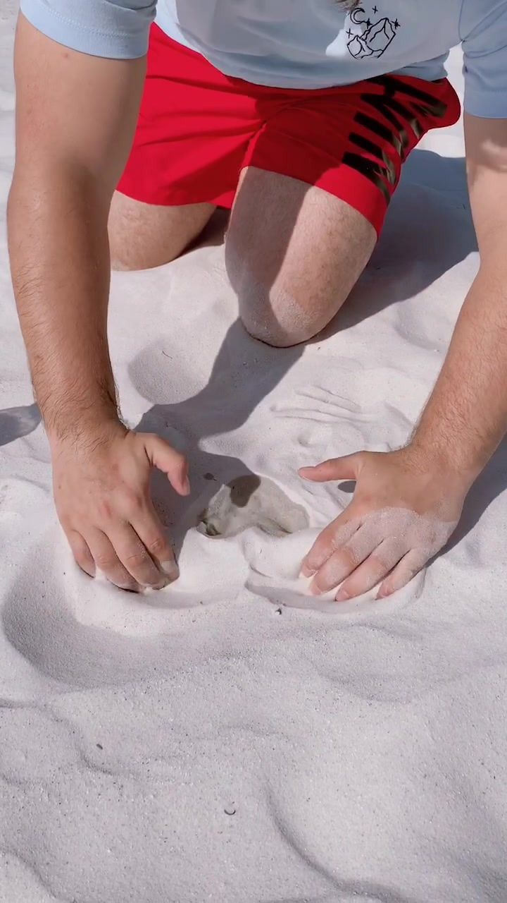 Sand heart art creation: Wait until you see the final look
