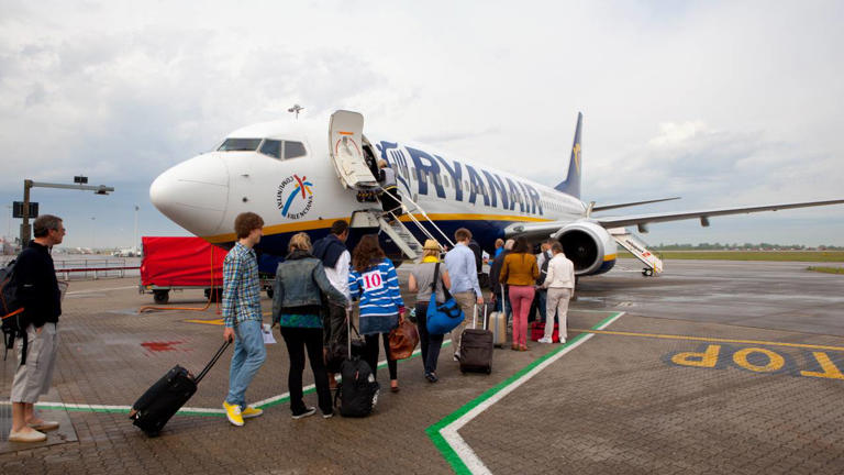 150 Ryanair passengers miss flight due to border control chaos
