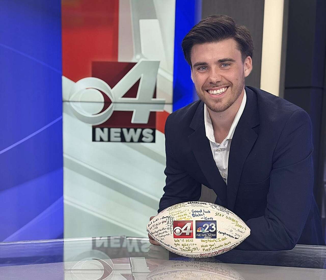 Award-winning weekend sports anchor signs off in latest South Texas TV ...