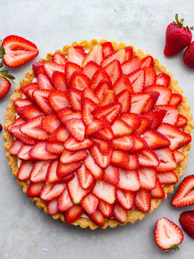 22 summer tart recipes filled with fruit, cream, and colour