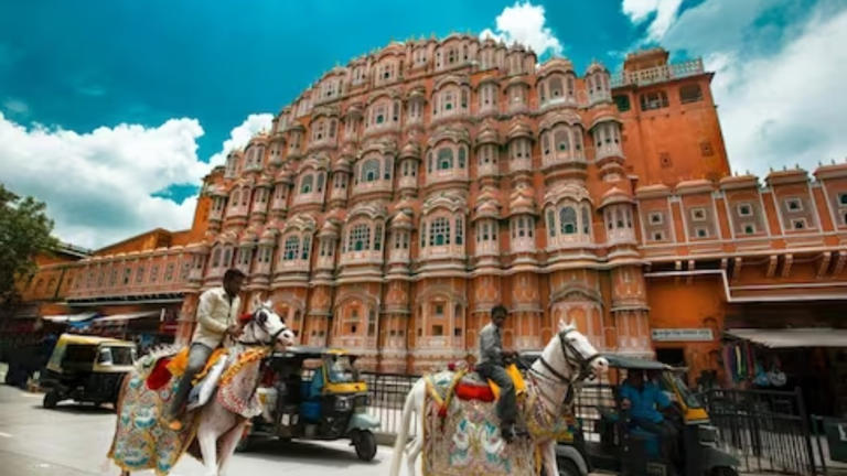 What keeps Hawa Mahal cool in 45°C heat? Home cooling tips from a 225 ...