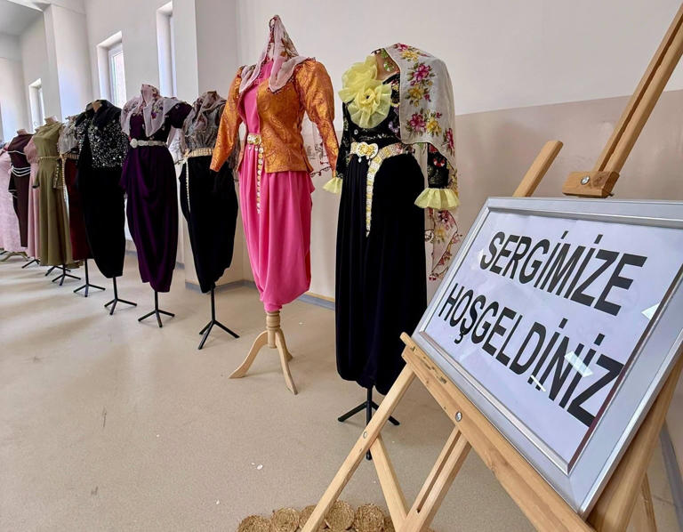 Hisarcık’ta giyim sergisi açıldı
