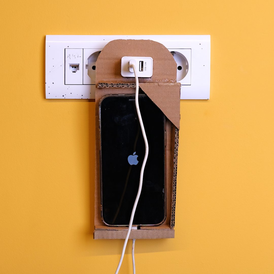 Zero cost phone holder hack
