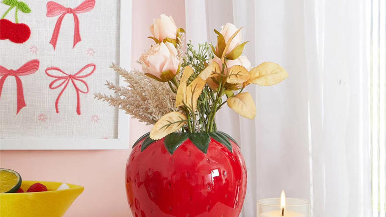 Discover Walmart's $11 strawberry vase: A trendy summer decor essential