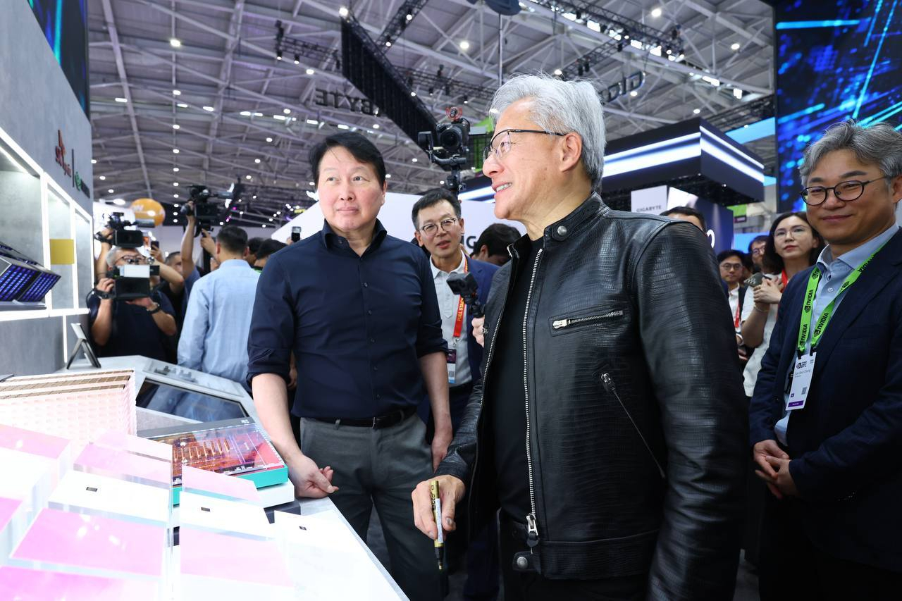 SK hynix to double wafer production within five years, chief says