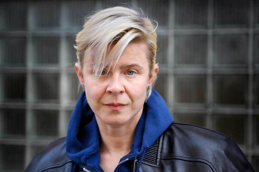 Robyn ber fansen om ursäkt