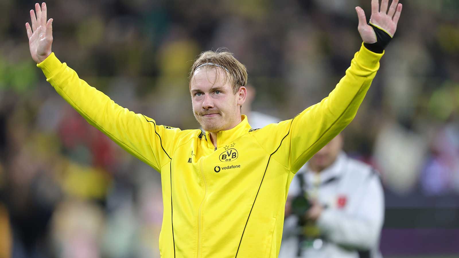 Er soll seinem "Zwillingsbruder" beim BVB schon zugesagt haben: Julian ...