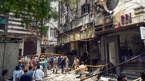 'Woman jumped holding her child tightly, there was no way out ...