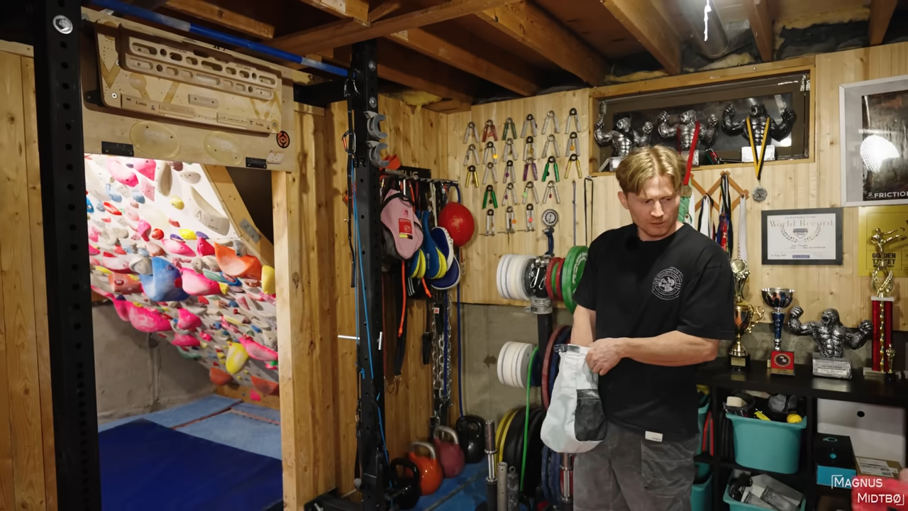 The world record holder whose strength left elite athletes speechless