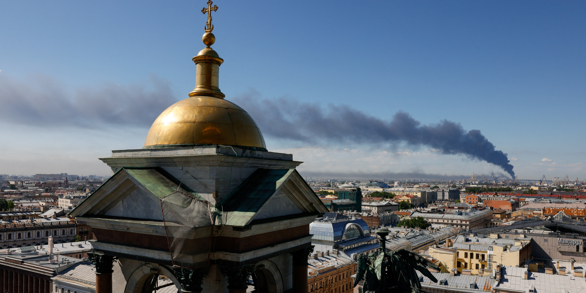 Ukrainian drones strike 1,100 km inside Russia, igniting St. Petersburg ...