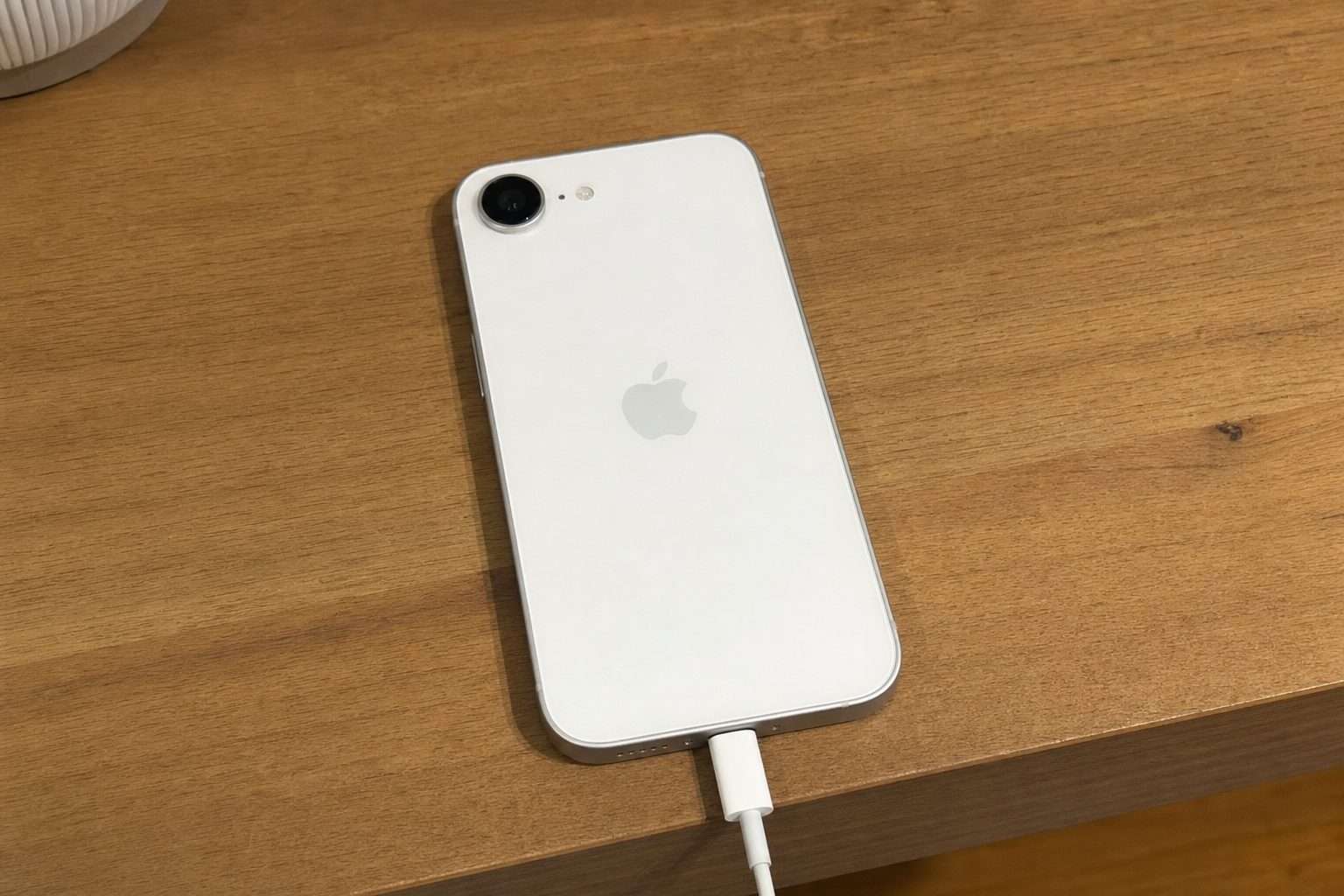 iPhone 17e batteritest: 16 timer video, men én svakhet skiller den fra ...