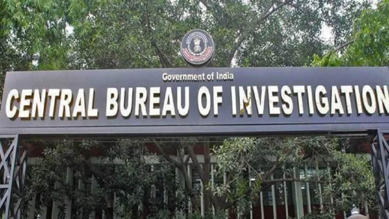 CBI gets custody of former Reliance ADAG executive Amitabh Jhunjhunwala ...