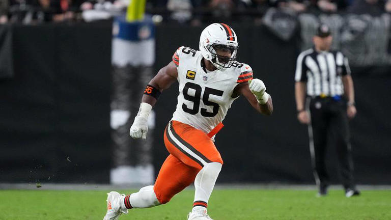 Adam Schefter makes 'dangerous' Bengals prediction after Myles Garrett ...