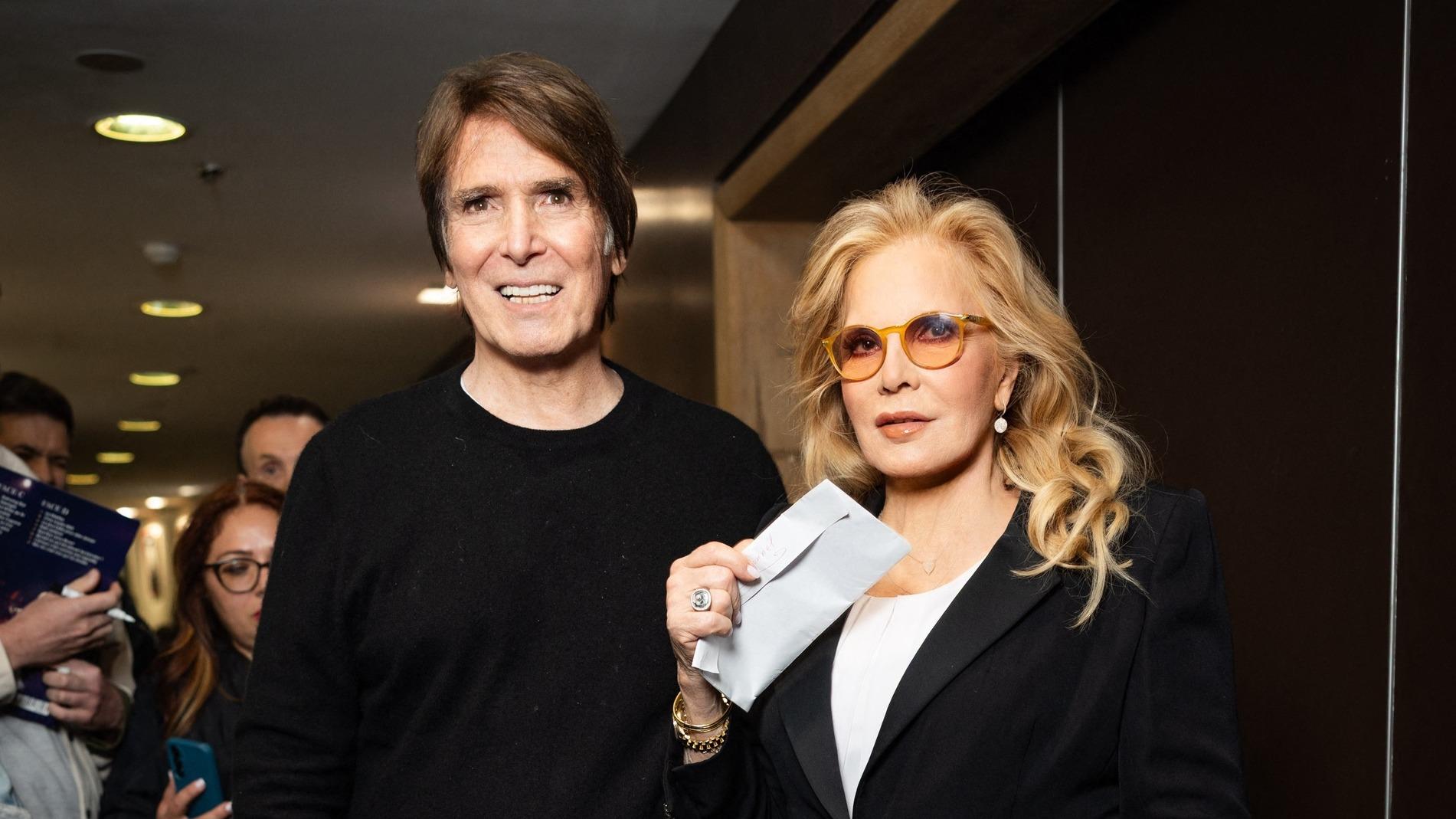 42 ans de mariage ! Sylvie Vartan et Tony Scotti célèbrent leurs noces ...