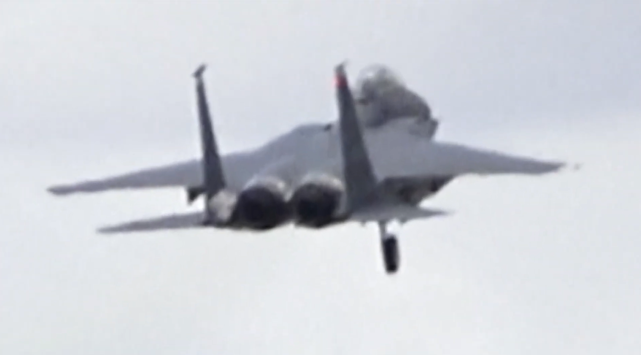 Watch F-15s blast off in formation - then the afterburners take over